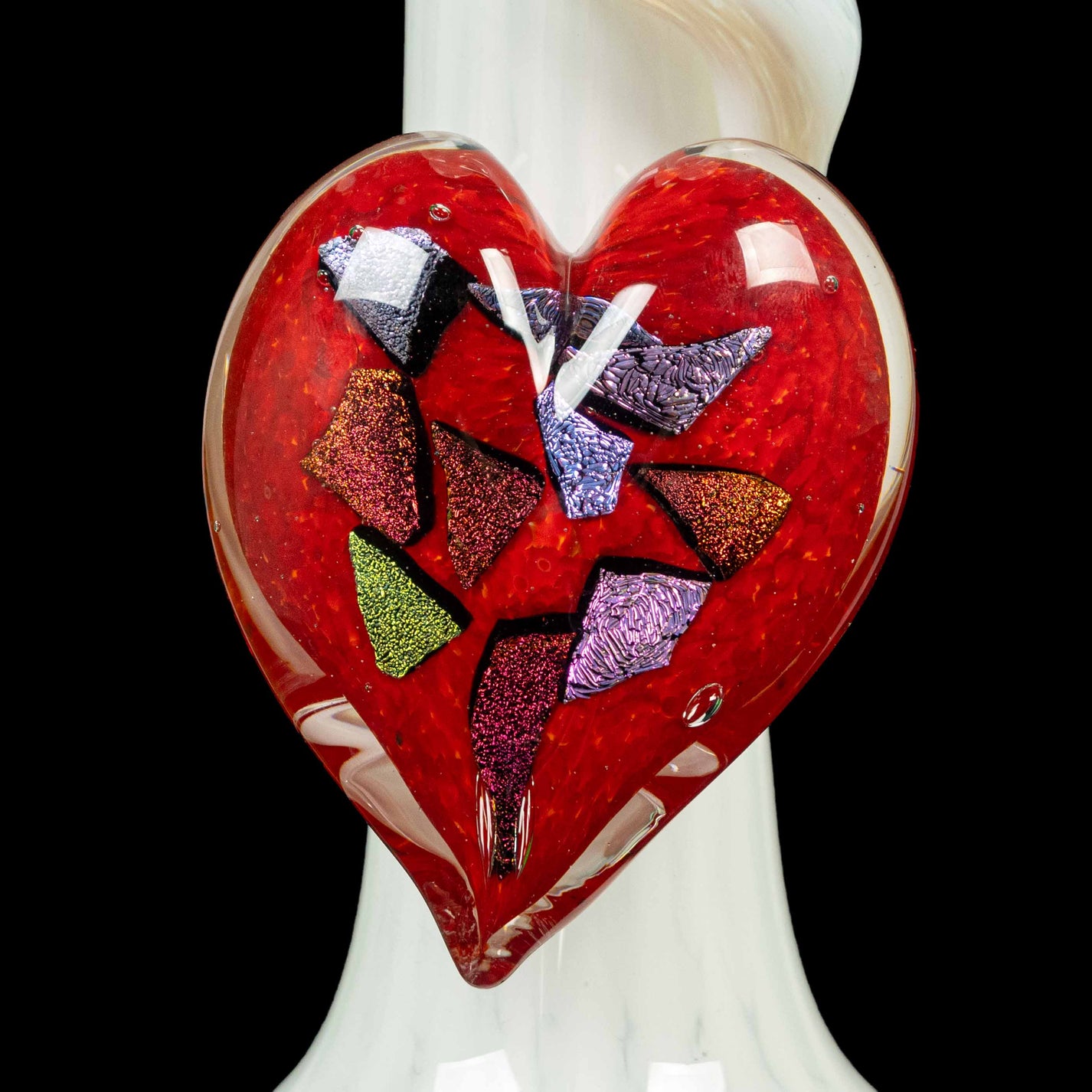 Red heart bong – Noble Glass Gallery