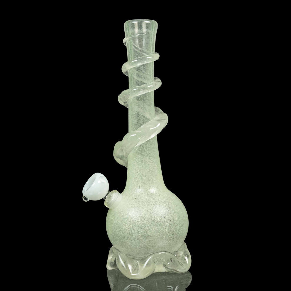 Glow In The Dark Bong – Noble Glass Gallery